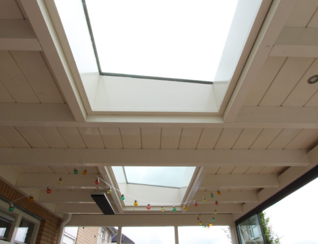 Wat is een frameless lichtstraat? | De Lichtstraat Expert